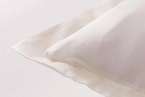 Come lavare la seta: guida alla cura del pregiato tessuto- Carillo Home